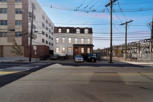 New! Stylish Jersey City Escape Near Nyc - Silver Lake - Staten Island NY