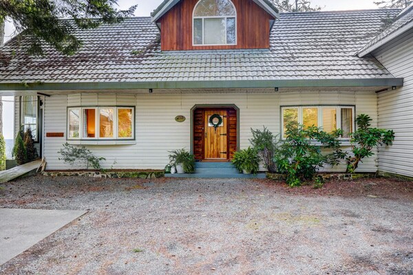 Orca Point Beachfront Suite: Enjoy Your Private Beach Seconds Outside Your Door! - Sooke