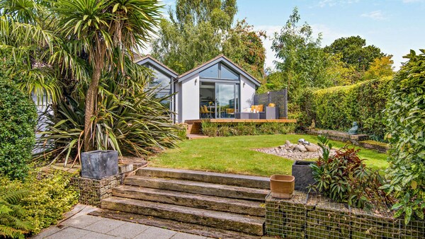 The Hidey Hole - Three Bedroom House, Sleeps 6 - Berkeley Castle