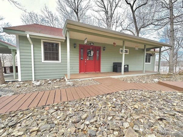 Cozy Beaver Lake Getaway - Springdale, AR