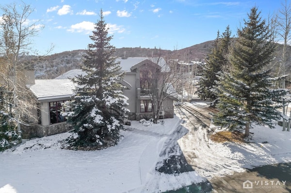 The Mountain Lodge - Hot Tub + Free Ski Shuttle - Deer Valley, UT