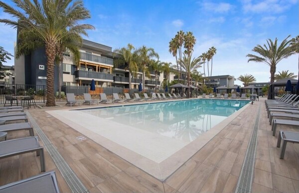 Charming Apartment In Enchanting Newport Beach With Wifi, Fitness Room - Newport Beach, CA