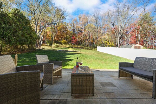 Steps To Bella Terra | Pet Friendly | Fire Pit - Pittsburgh Renaissance Festival