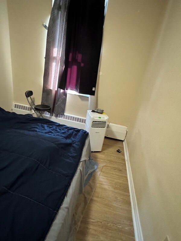 Shared 1 Bedroom Apartment - Toronto