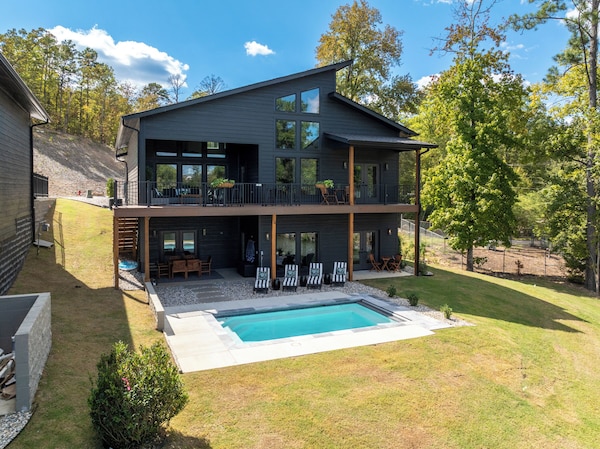 Mallard Haus - Private Pool ~ Movie Rm ~ Sleeps 18 - Hot Springs, AR
