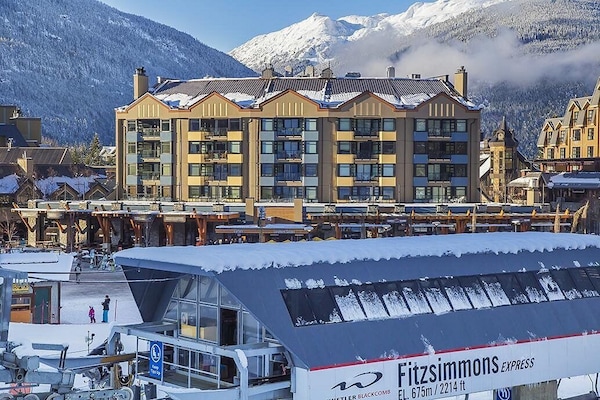 Moscato-ski-in/ski-out (A Condo At Carleton Lodge) - Whistler