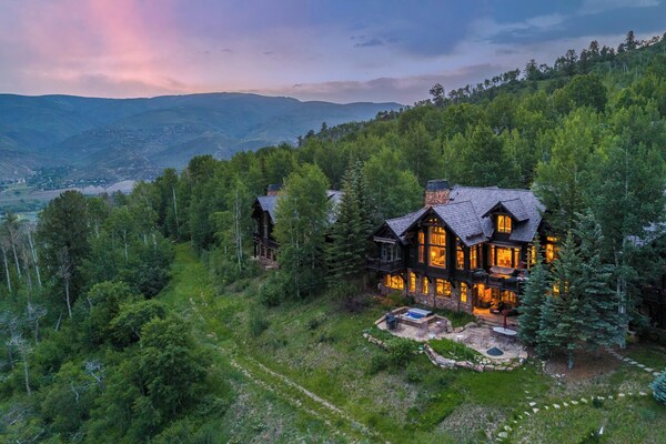 Summit Lodge - 6 Bedroom Lodge In Arrowhead - Stunning Views, Hot Tub - Edwards, CO