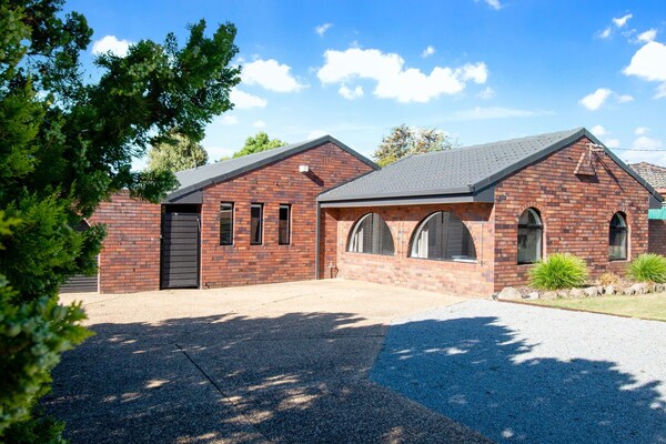 Telopea - Contemporary & Refined Sophistication - Wagga Wagga