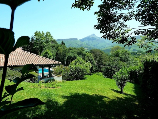 Villa Ongizatea Maison D'architecte Avec Piscine à 10 Minutes De St Jean De Luz - Urrugne
