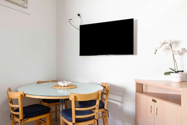Ethan's Escape | 1bd - Sleeps 4 | Glenelg - Glenelg