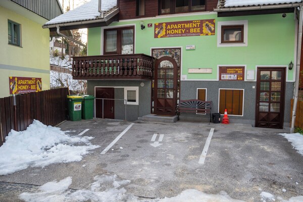 2-bedroom Apartment With Ac, Wifi - 50 M Near Lake Bled With  Extra Entrance - Bled