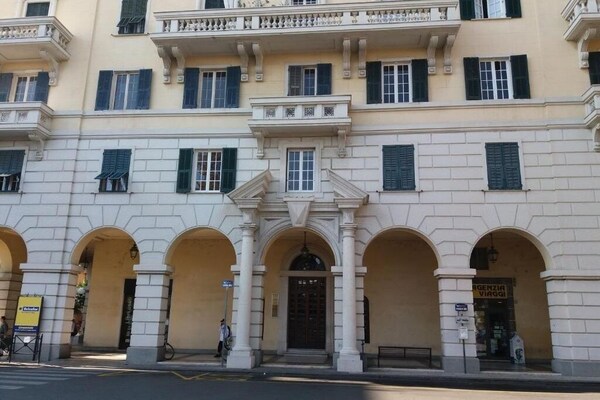 Garden Residence Central Apartment Opposite Train Station - Chiavari