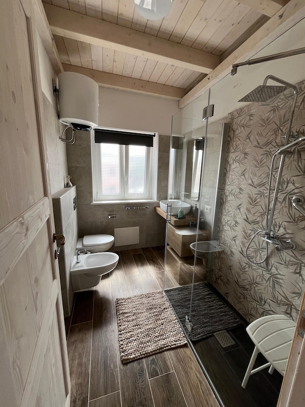 Casa Vacanze Iris - Tres Habitaciones Piso, Capacidad 6 - Carbonia