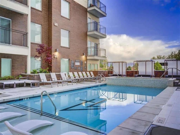 Slc Modern Retreat Pool & Parking - Salt Lake City, UT