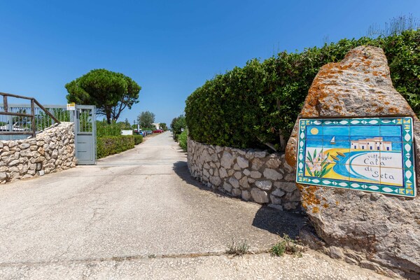 Silk Cove House- Private Beach Compound - Calasetta