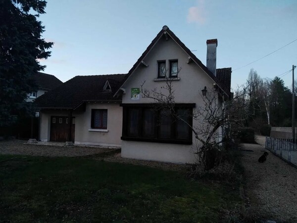Homerez - Vrijstaande Woning Met Tuin In Vierzon - Cher