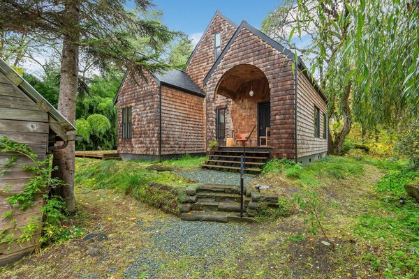 Stylish Craftsman Near River + Mountain Views - Rasar State Park, Concrete