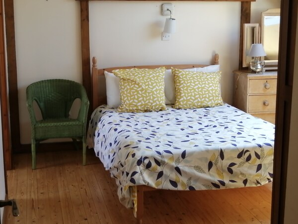 Charming 4-bedroom Farmhouse In Pleugriffet With Private  Swimming Pool And Wifi - Morbihan