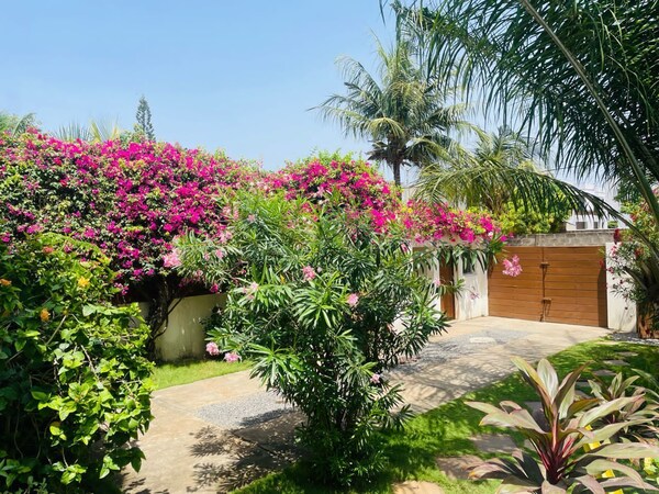 Villa With Pool - Cotonou