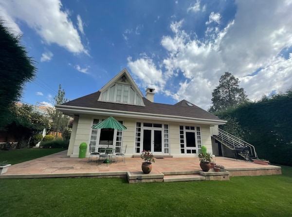 Colonial House, Beautifull Spacious Garden House - La Paz
