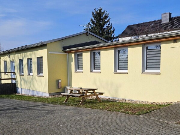 Gästewohnung Heinrich Heine Schule - Ferienwohnung 1 - Leuna