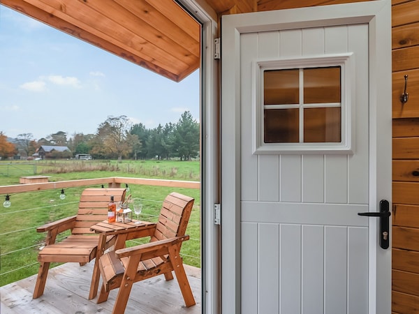 1 Bedroom Accommodation In Montgomery - National Trust - Powis Castle and Garden