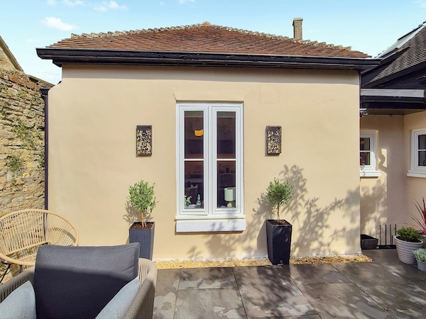 2 Bedroom Accommodation In Lechlade, The Cotswolds - バイベリー
