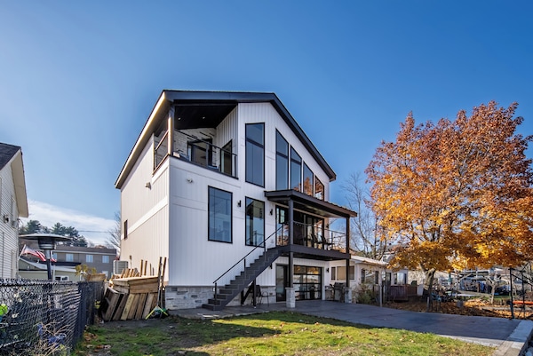 Luxury Waterfront & Lake Access - Clifton Park, NY