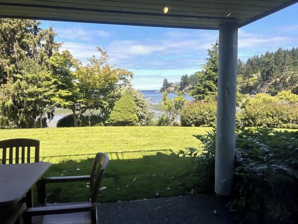Mermaid Cove - Oceanfront Suite - 2bdrm - Kitchen - Vancouver Island