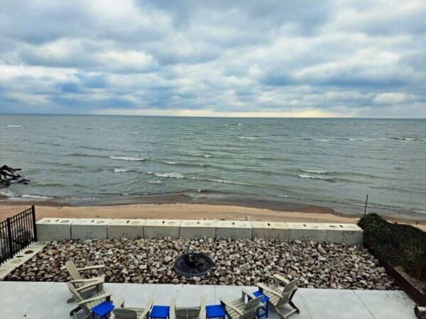 Hideaway Beach House & Hot Tub - Kingsville