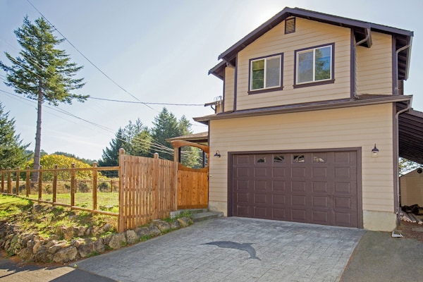 Overlooking The Ocean, Sleeps 7, Kid And Pet Friendly, Game Room With Ping Pong - Shelter Cove, CA