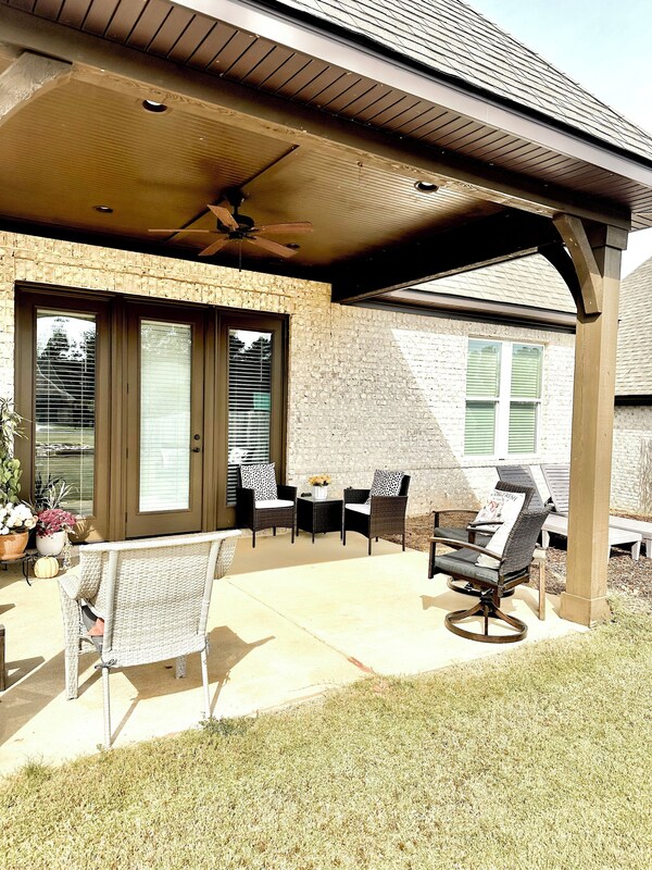 Spacious 4 Bedroom House In Auburn- Located 3.1 Miles From Au Stadium - Auburn, AL