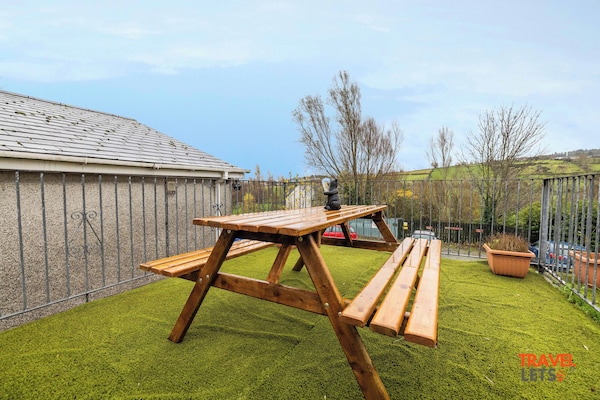 Ballycastle, Co. Antrim, N. Ireland - Coastal Cottages (2), Ballycastle Centre-tourists/contractors/ - Ballycastle