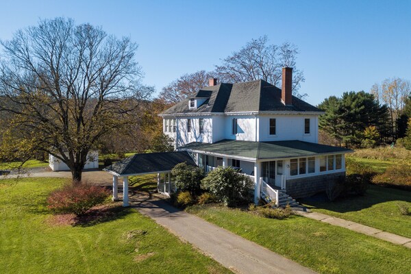 Executive 1-bedroom King Bed Suite In Lunenburg (Suite 5) - Lunenburg