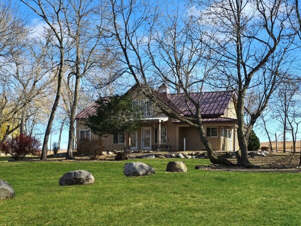Lost In Boji Cottage Off West Lake Okoboji - Okoboji, IA