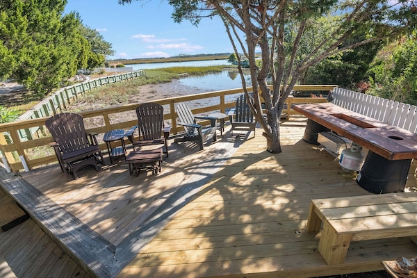 One Bedroom Oasis With Marina And Marsh Views! Heart Of The Island With One Golf Cart - Bald Head Island, NC
