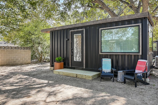 Pool View Containers Smtx - San Marcos, TX