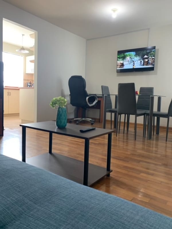 Excellent 3 Bedrooms 2 Bathroom Entire Apartment In Miraflores-lima - Lima