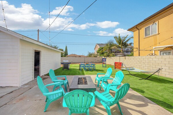 Amazing 4-bedroom House In Peaceful Midway City W/ Fire Pit Lounge, Backyard - Huntington Beach, CA