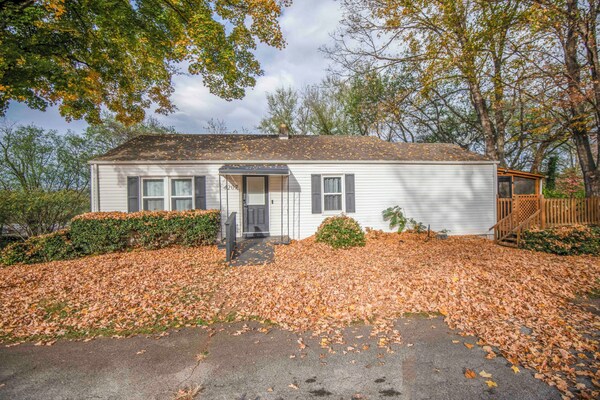 Cozy 2br/1ba Near Knoxville  Ideal For Relaxation And Exploring The Smokies! - Maryville, TN