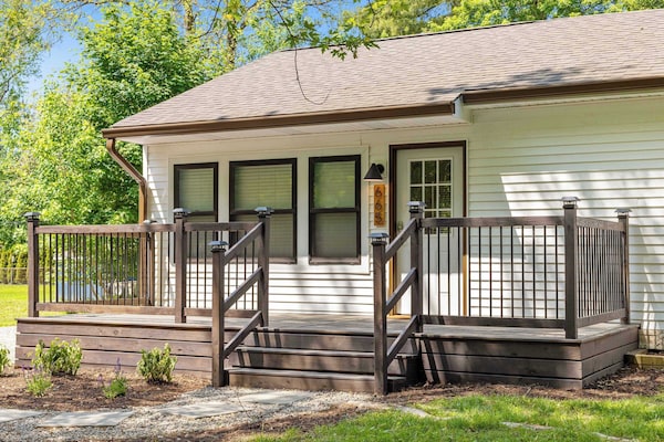 Modern 4br/3ba South Lyon Getaway - Brighton, MI