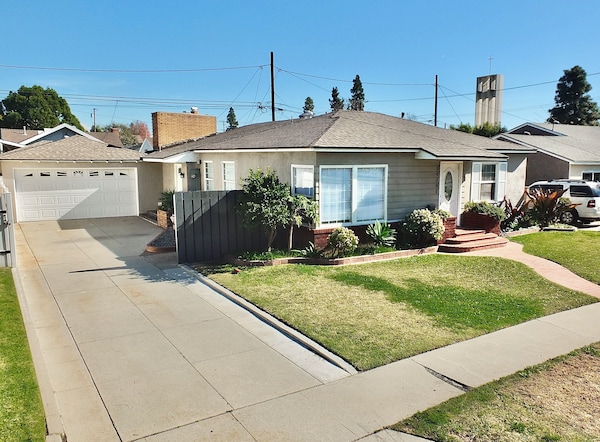 Bellflower Breeze Charming 3 Bdr In Long Beach! - Long Beach