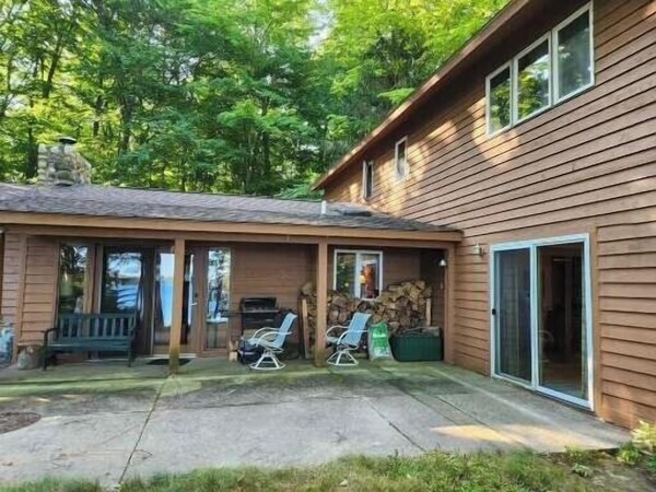 Direct Waterfront Long Lake Close To Traverse City - Interlochen, MI