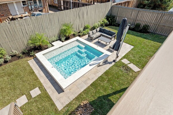 Cocktail Pool & Spa/ Gated 2 Parking/ Private Bath In Every Room/ Porch - Houston, TX