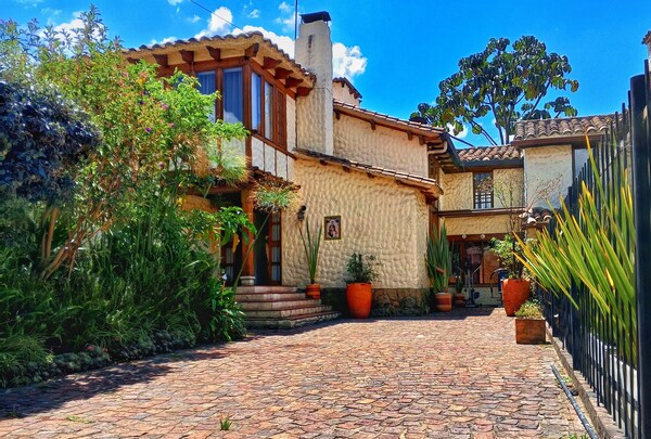 Elegant And Quiet Suite In Bogotá\n\n\n - Cota