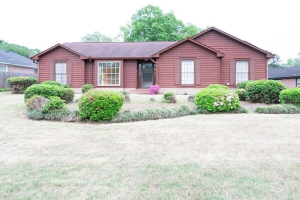 Spacious Game & Grill Retreat Near Ft. Moore & Csu - Columbus, GA