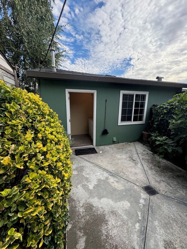 Charming 1-bed 1 Bath House In Fantastic San Jose Location - Close To Everything - San Jose, CA