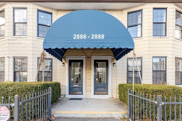 2 Bed Apt In Blackrock By Beach - Bridgeport, CT