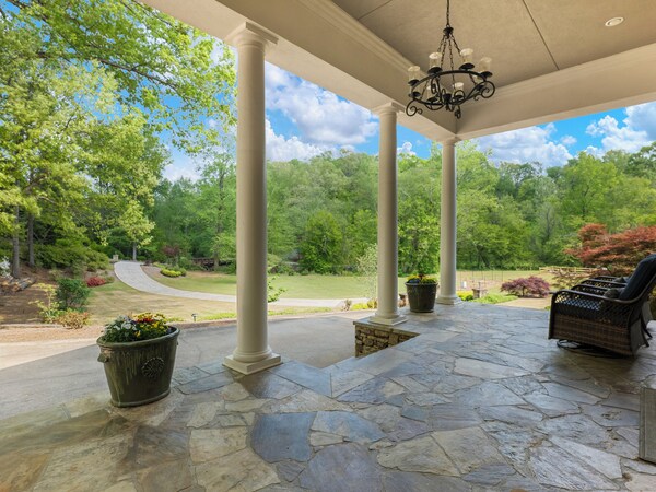 Spacious Estate Home In The Beautiful Chateau Elan Community In Braselton. - Lake Lanier, GA