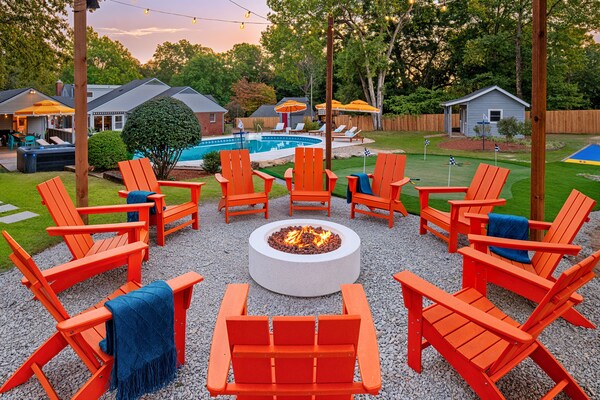 Heated Pool ~ Hot Tub ~ Pickleball ~ Putt Putt ~ Game Room ~ Fire Pit ~ Bowling - Tulsa, OK